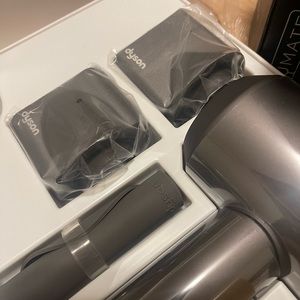 Dyson | Hair | New Dyson Supersonic Hd3 Hair Dryer Iron Fuchsia Color ...